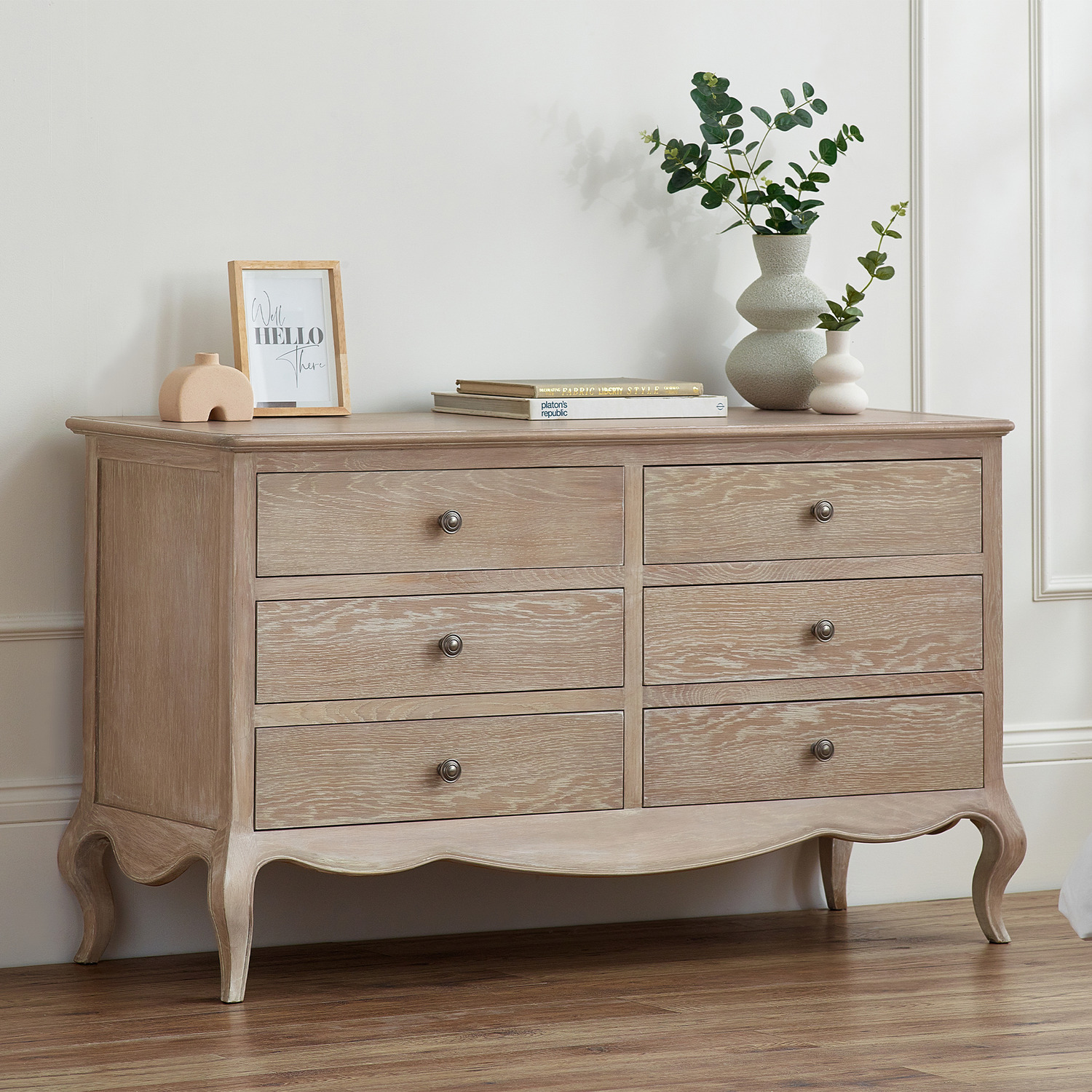 Camille Chest