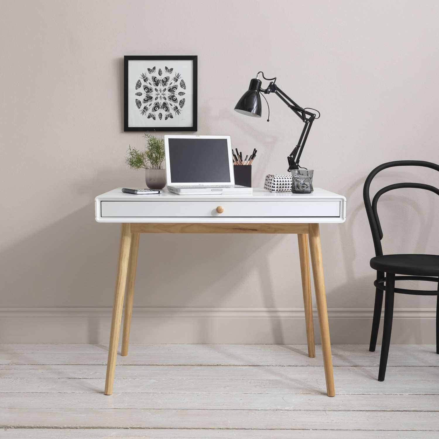 Frank Desk in Classic White