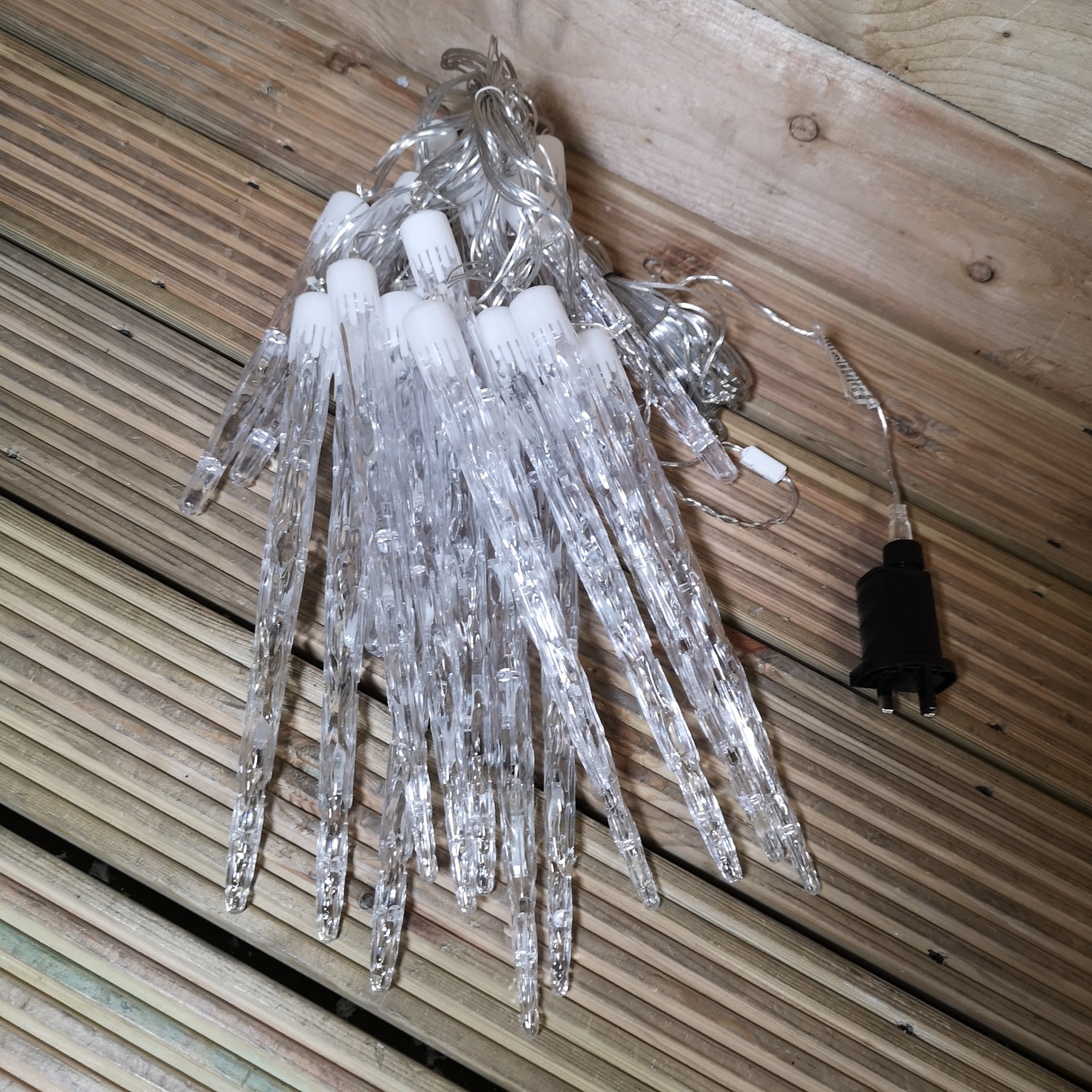 72 LED 24 Icicle Shape Christmas Chaser Lights in Rainbow
