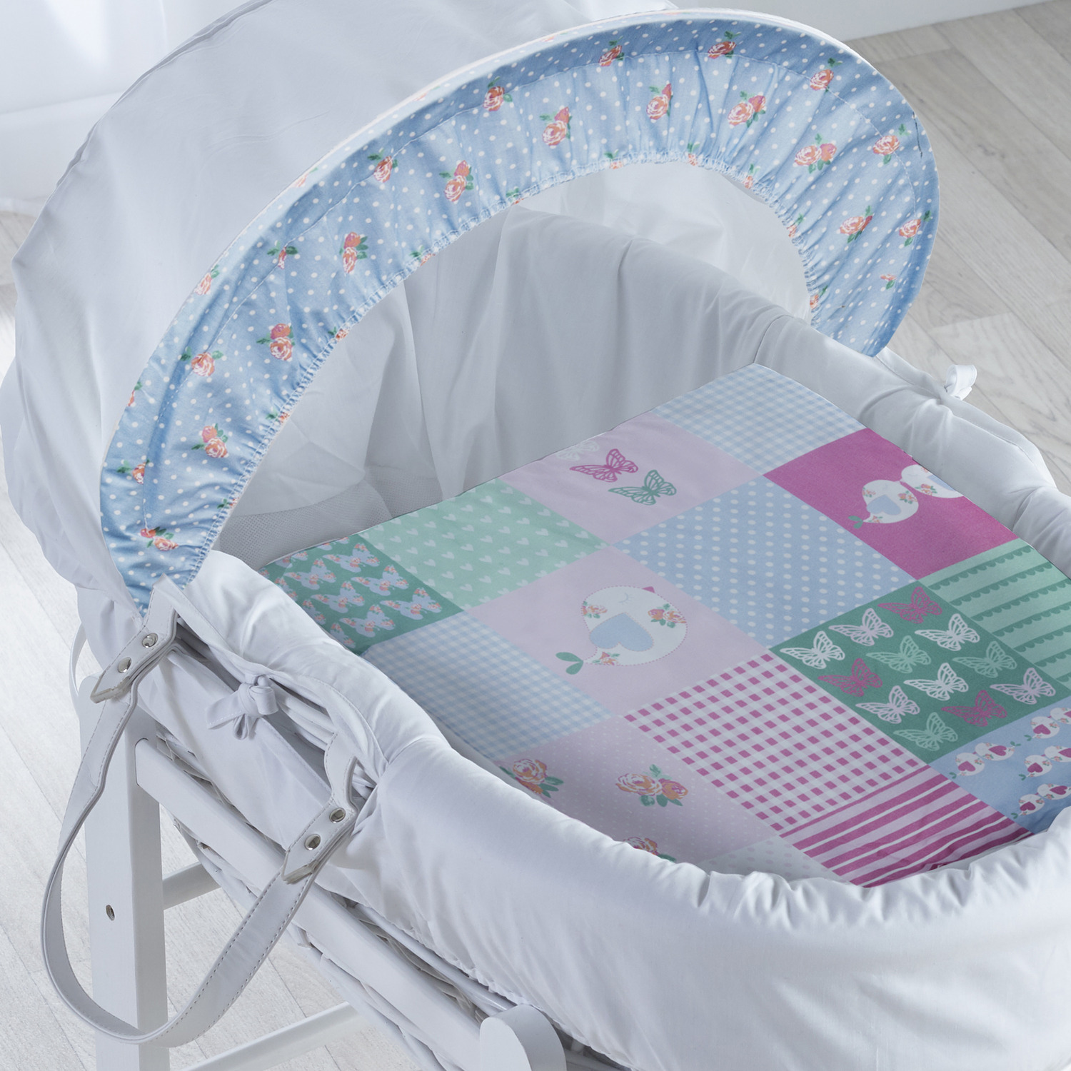 Patchwork Birds White Wicker Moses Basket with White Rocking Stand