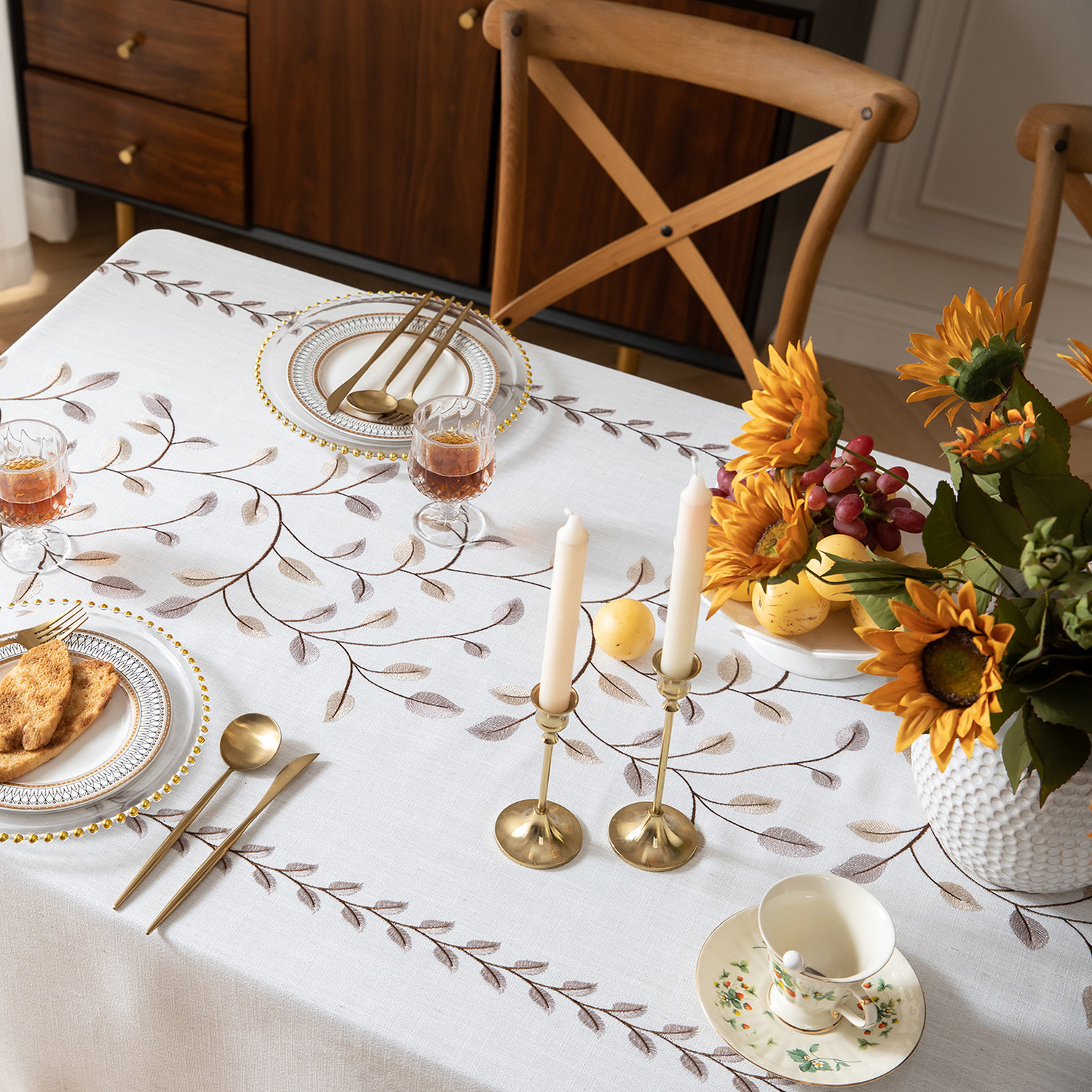 Leaf Embroidered Tablecloth