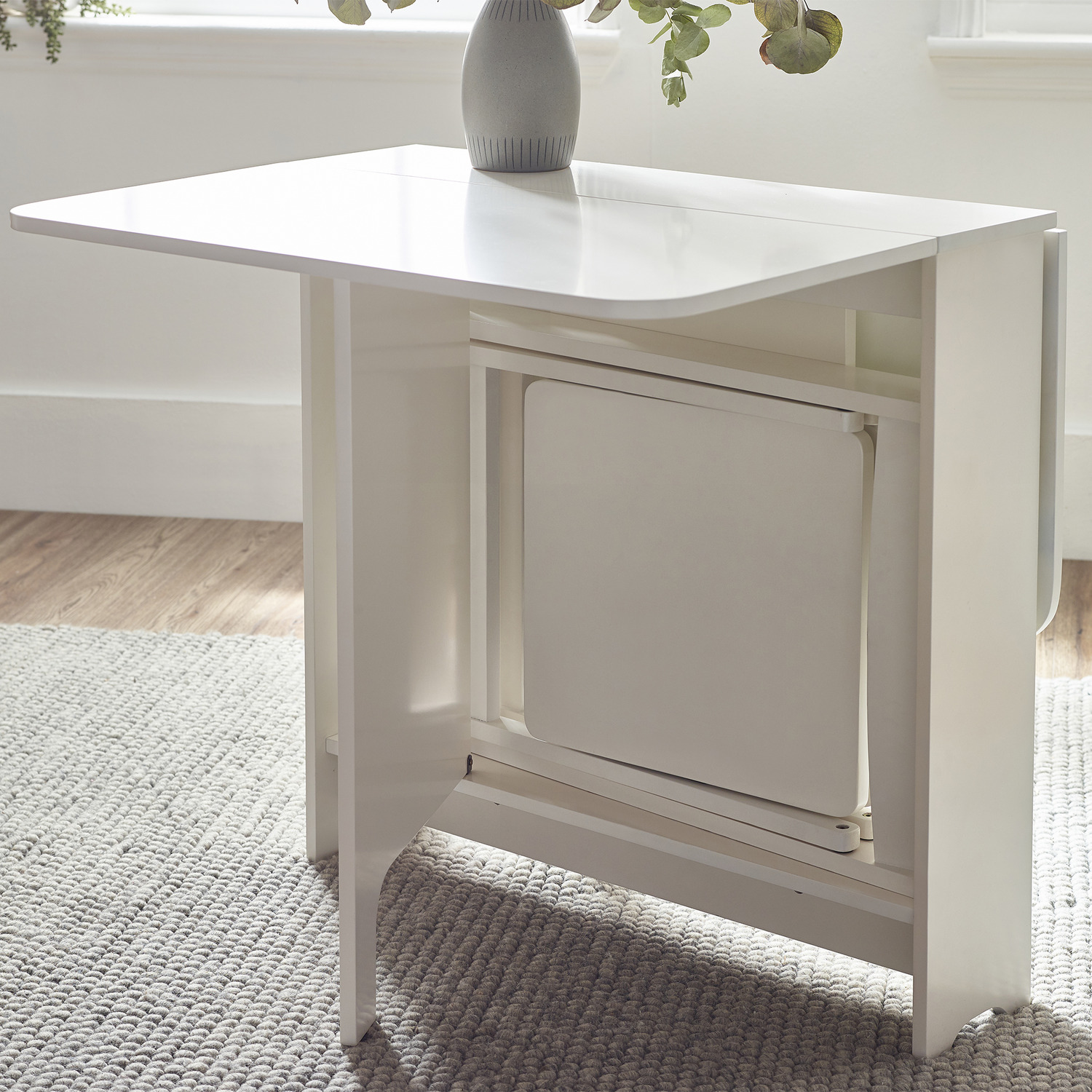 Gatan Small Gateleg Table With 2 Chairs