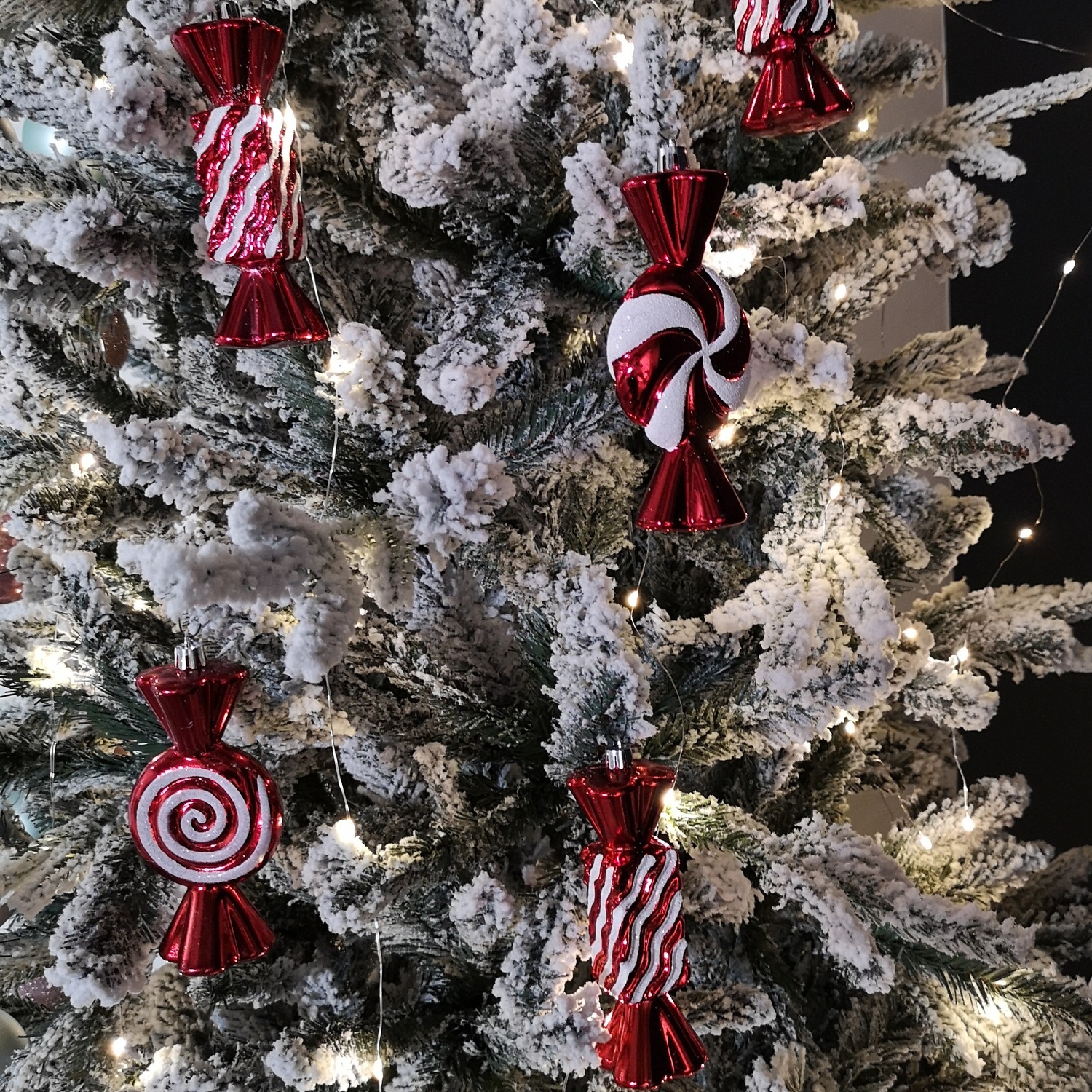 Pack of 5 Red White Candy Stripe Sweet Shatterproof Christmas Baubles