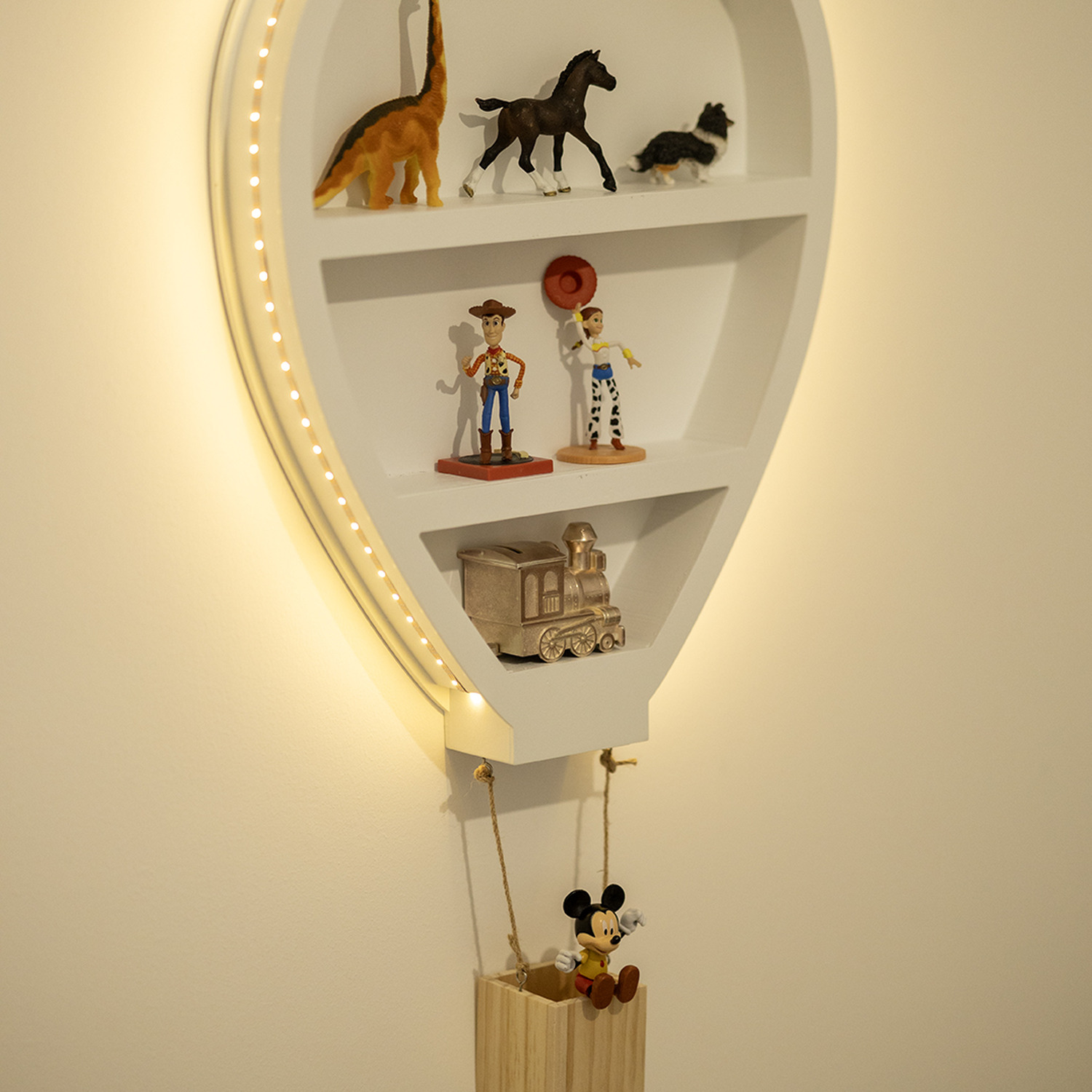 Balloon Shelf with LED Lights