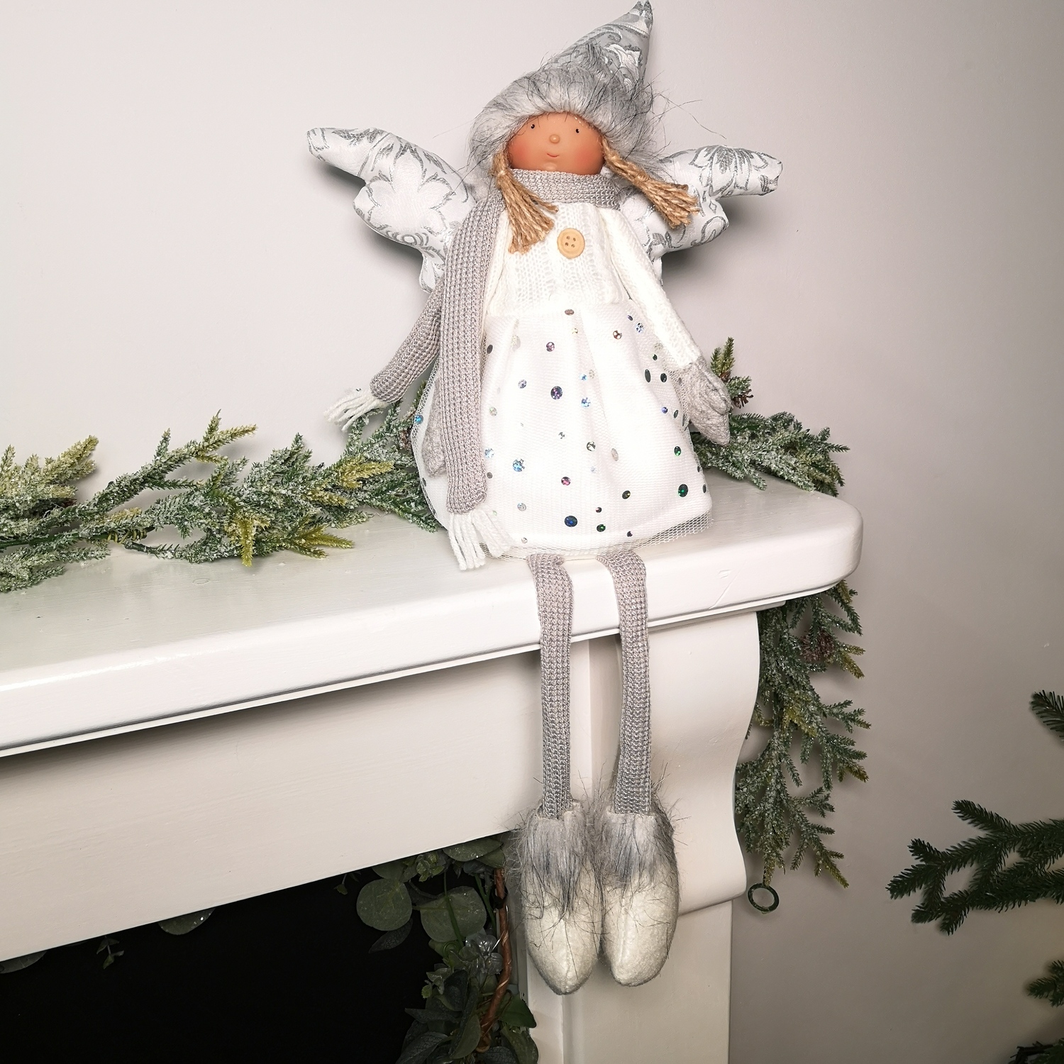 Sitting Christmas Angel with Dangly Legs in Silver