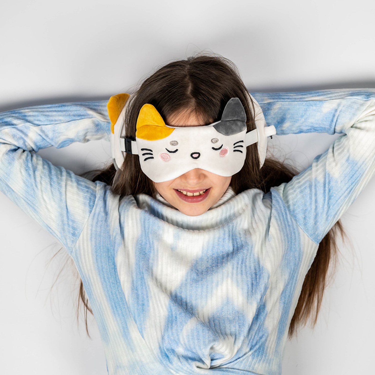 Relaxeazzz Travel Pillow and Eye Mask - Adoramals Lola the Cat