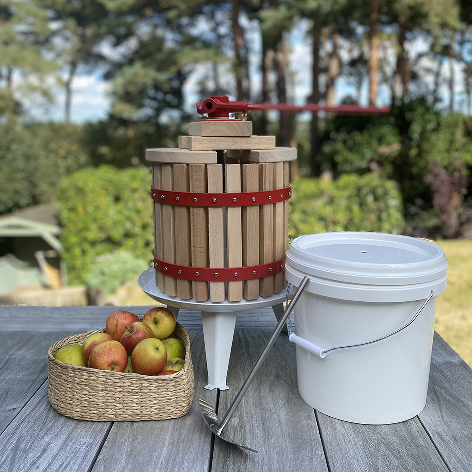 Traditional 12 Litre Fruit and Apple Press with Straining Bag