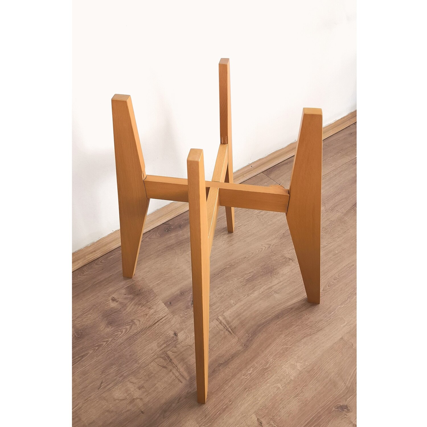 Pollny Pot Stand