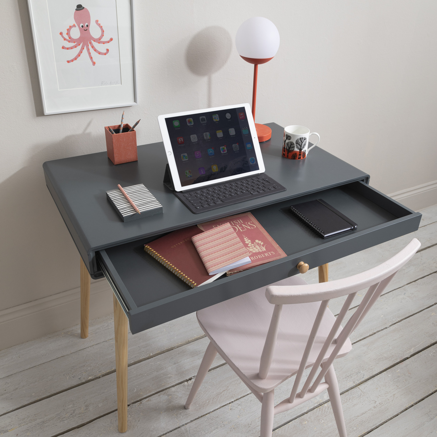 Frank Desk in Dark Grey