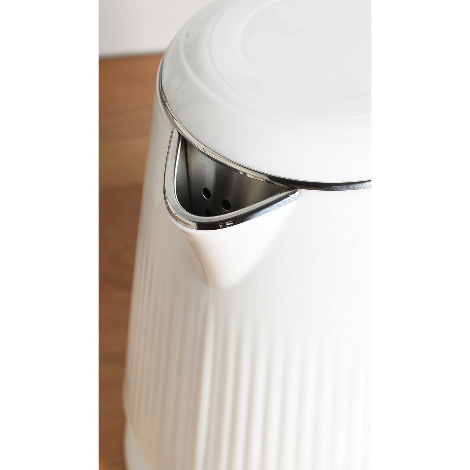 My Kitchen Ribbed White Kettle
