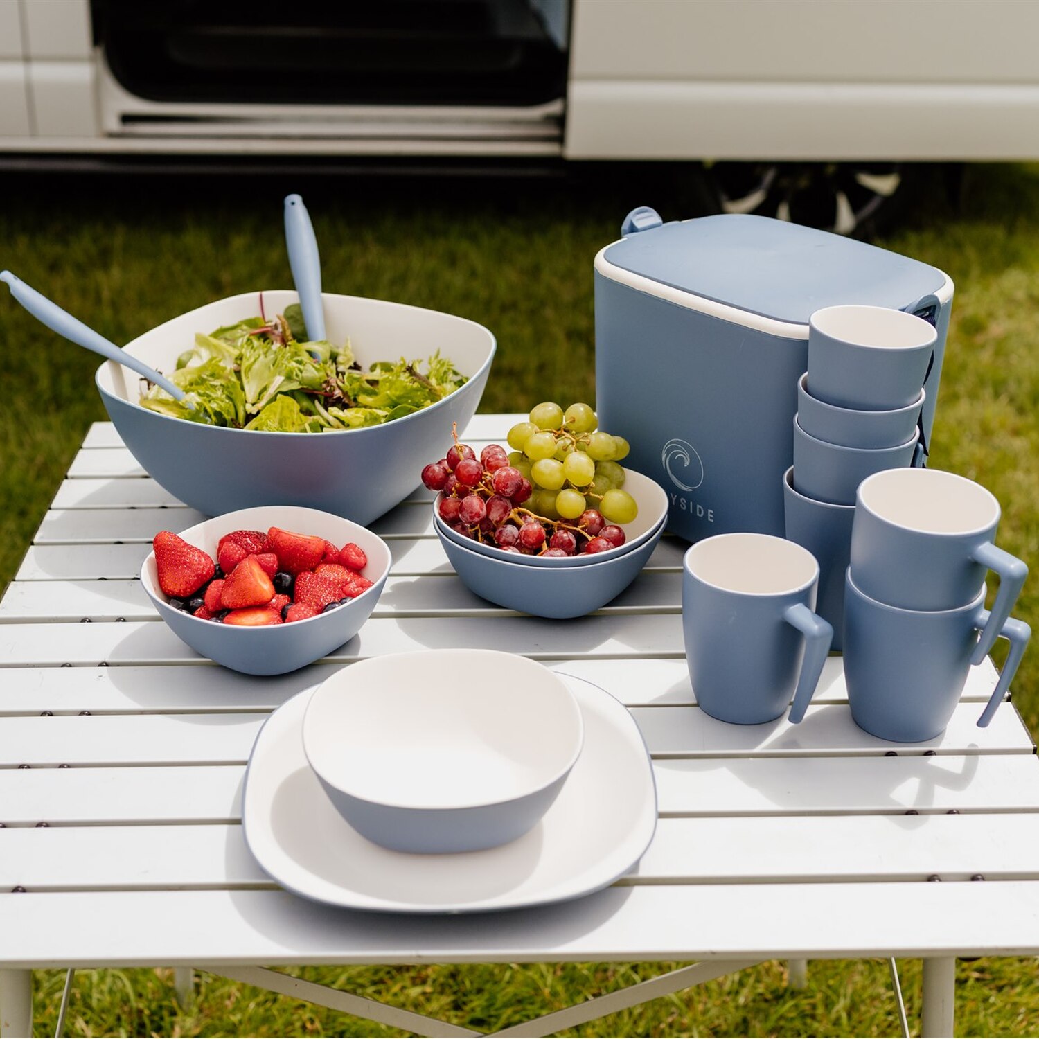 Blue Pool 16 Piece Dinner Set, Two Tone Blue