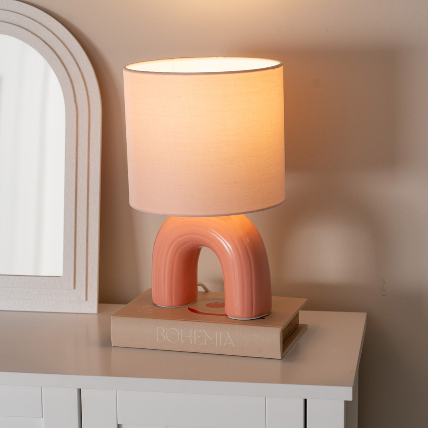 Arched Table Lamp With Shade