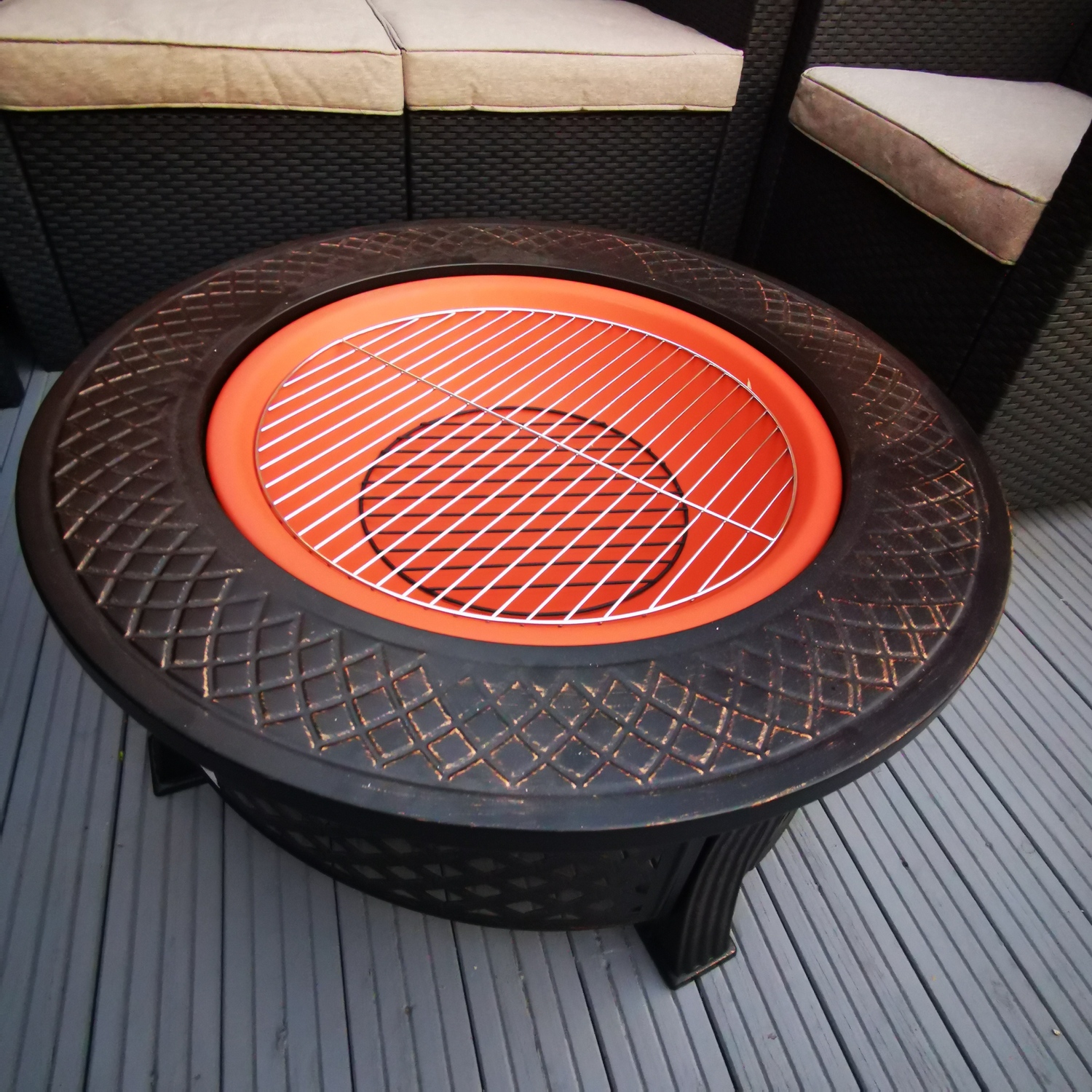 Round Garden Fire Pit BBQ Grill