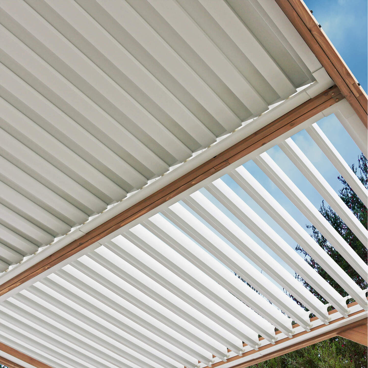 Meridian Wood Room with Louvered Roof