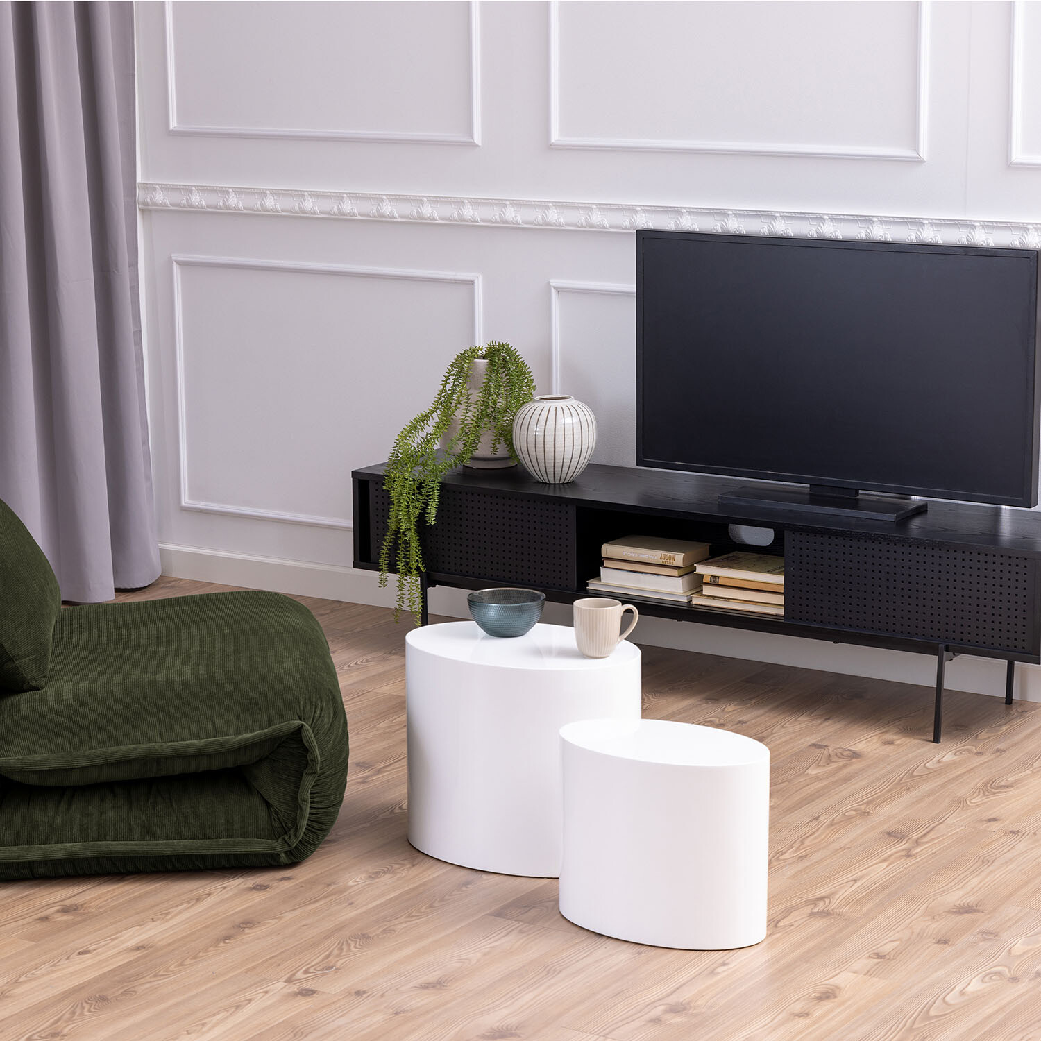 Set of 2 Mice Oval Coffee Tables