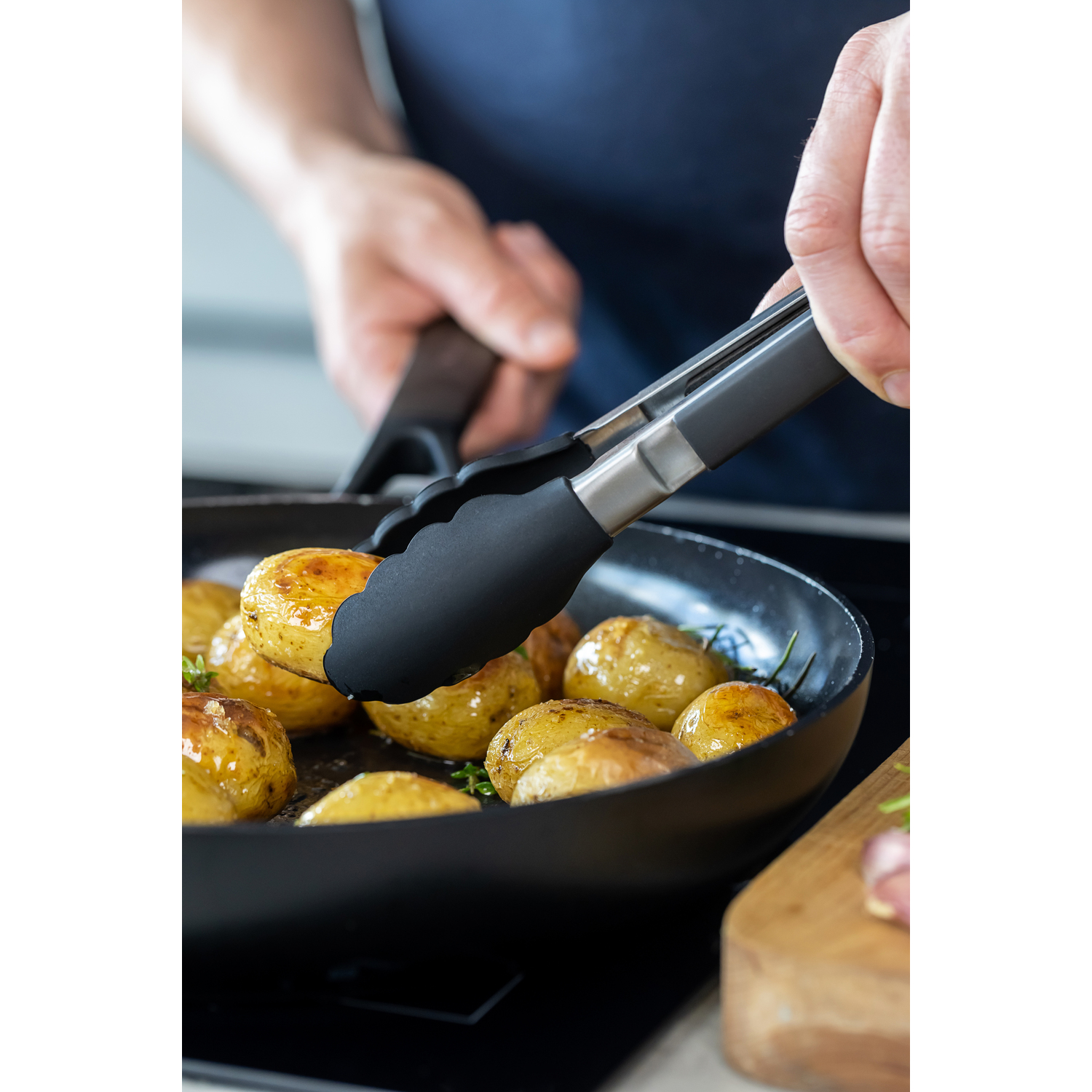 KitchenAid Side-Locking Tongs 23cm