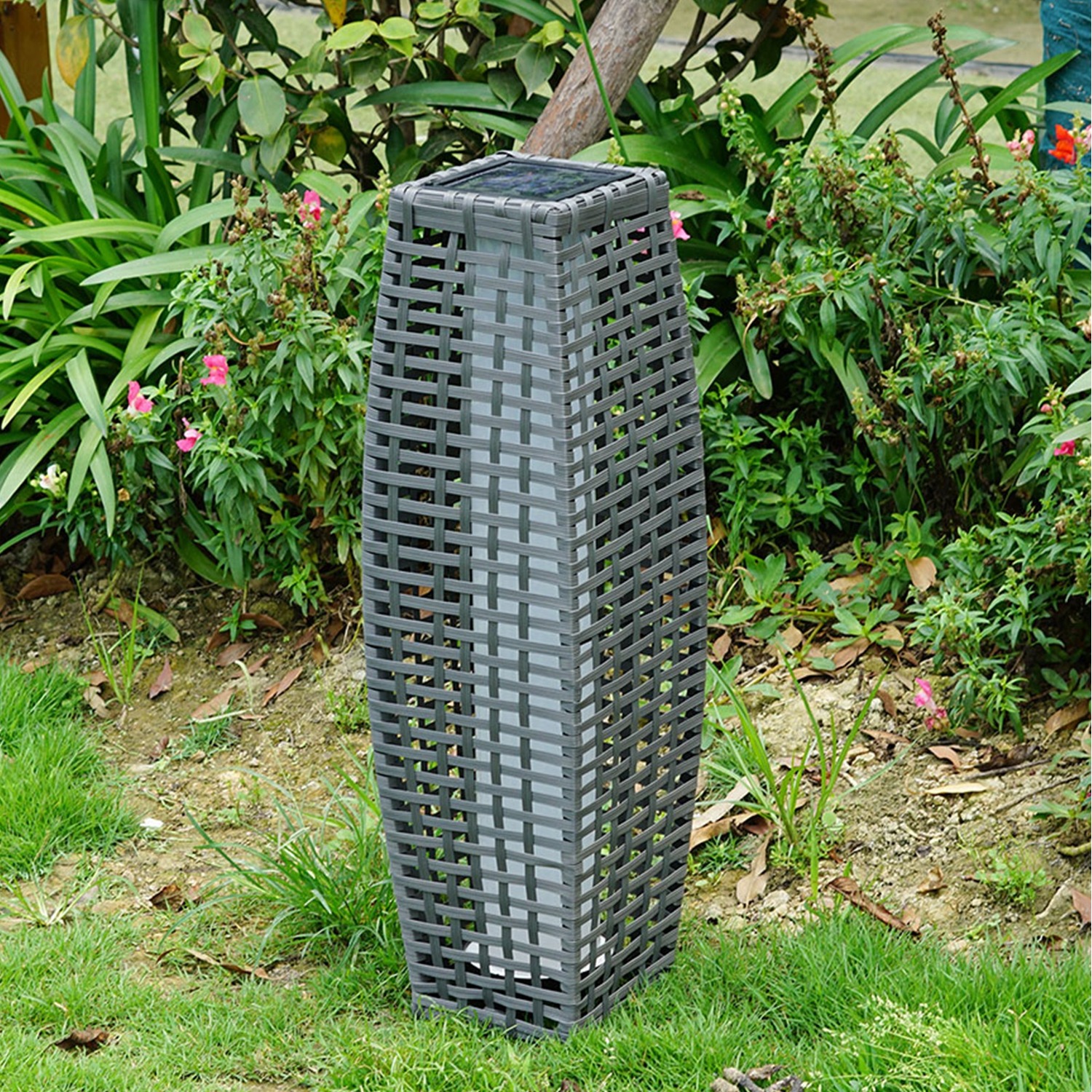 Solar Rattan Effect LED Light Outdoor Garden Floor Lamp Lantern
