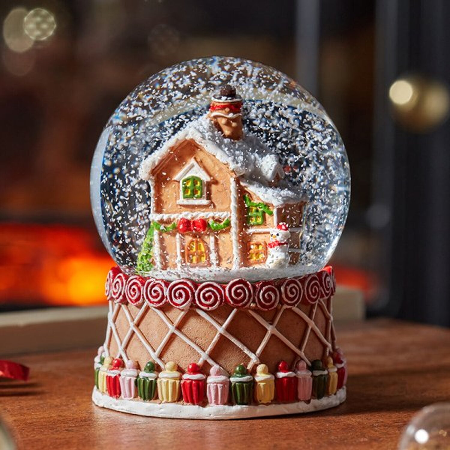 Christmas Gingerbread Snow Globe