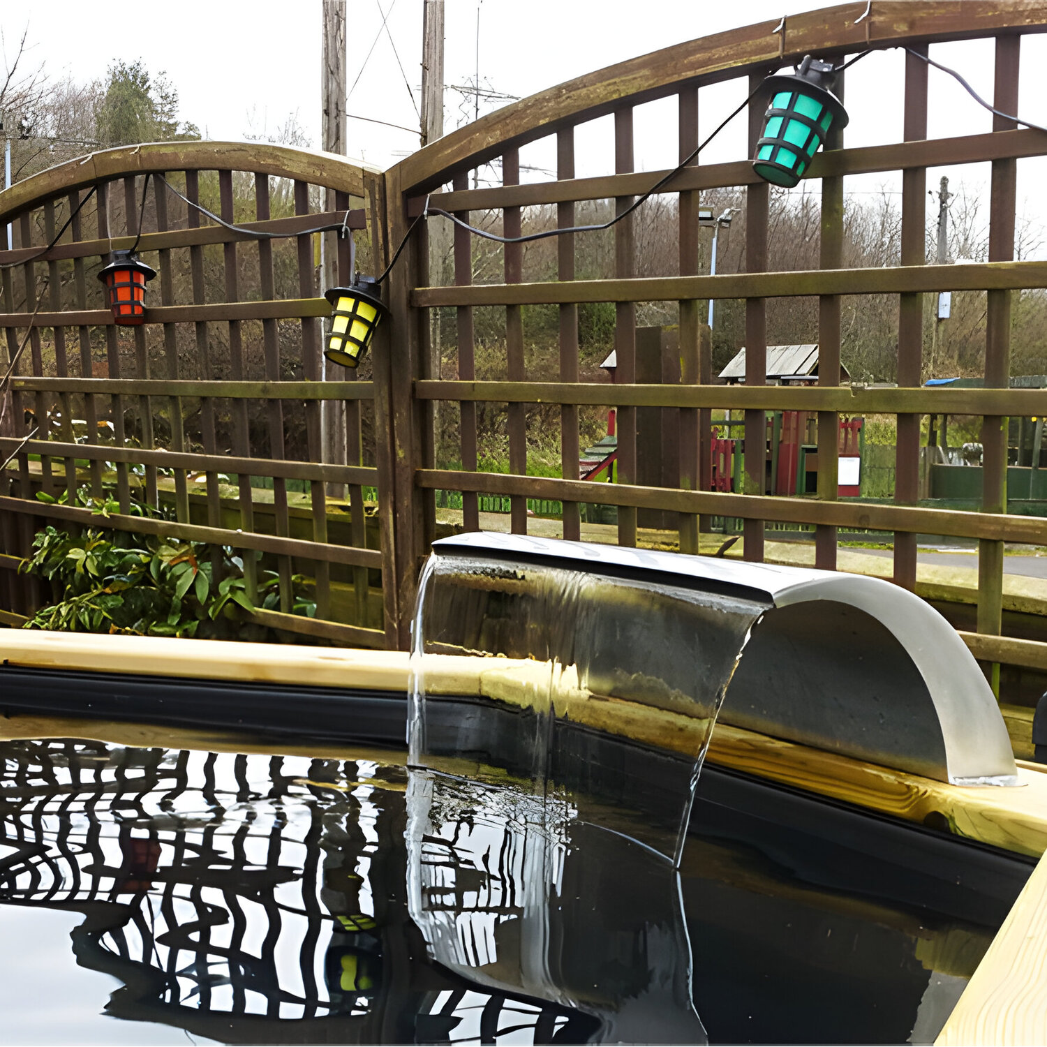 Primrose Wide Arc Stainless Steel Waterfall Blade Cascade Feature