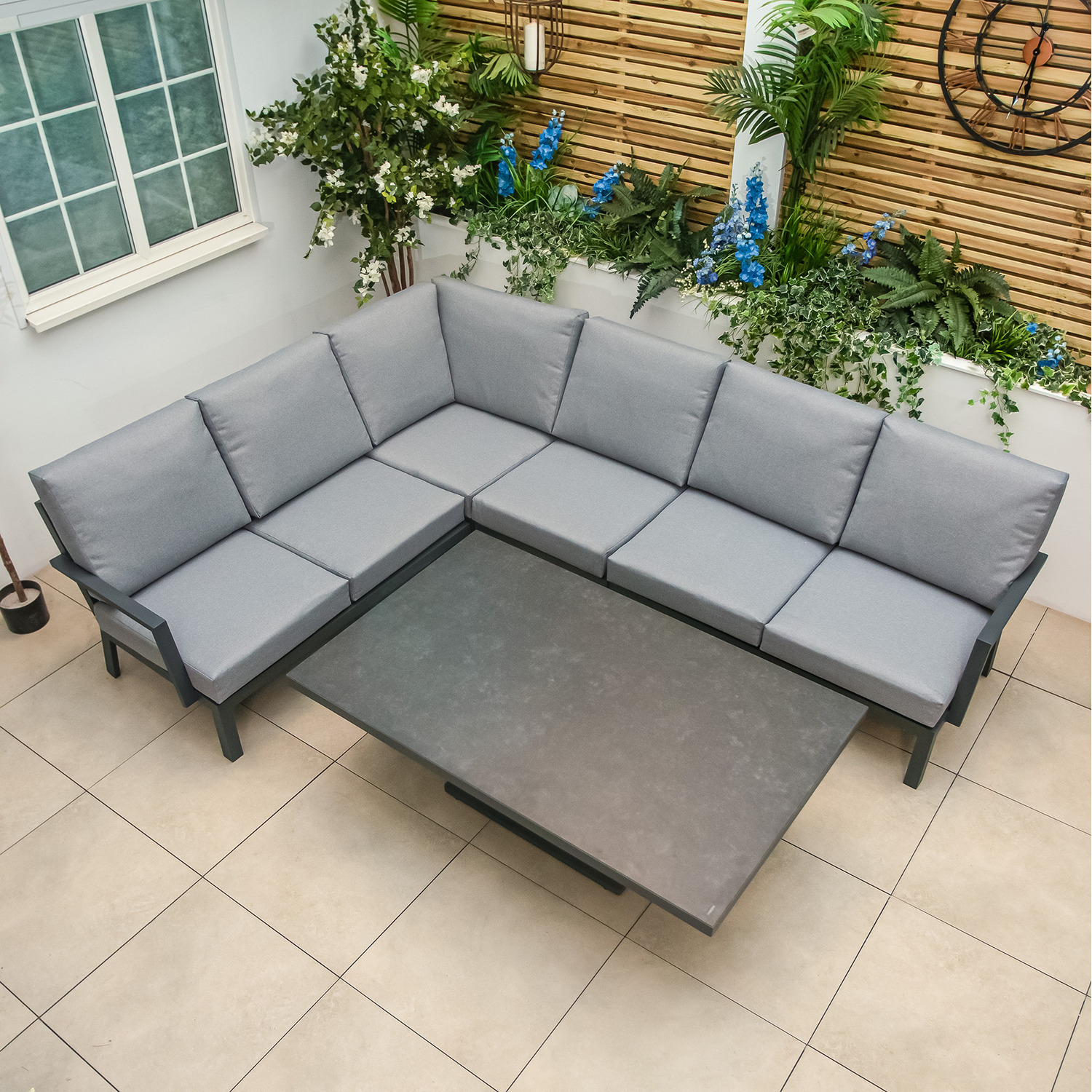 Miami Deluxe Aluminium Rectangular Corner set with Adjustable Table