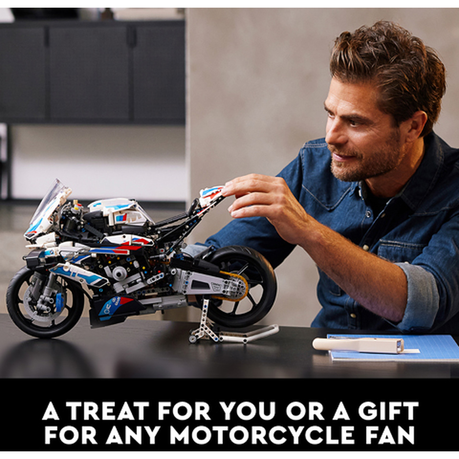 LEGO Technics BMW M100RR