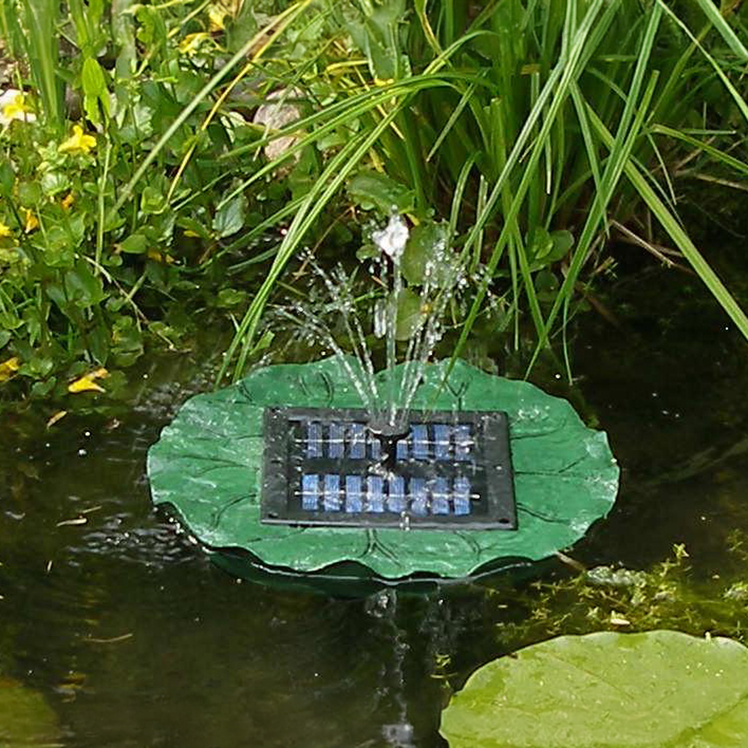 Floating Lily Pad Design Solar Powered Water Fountain