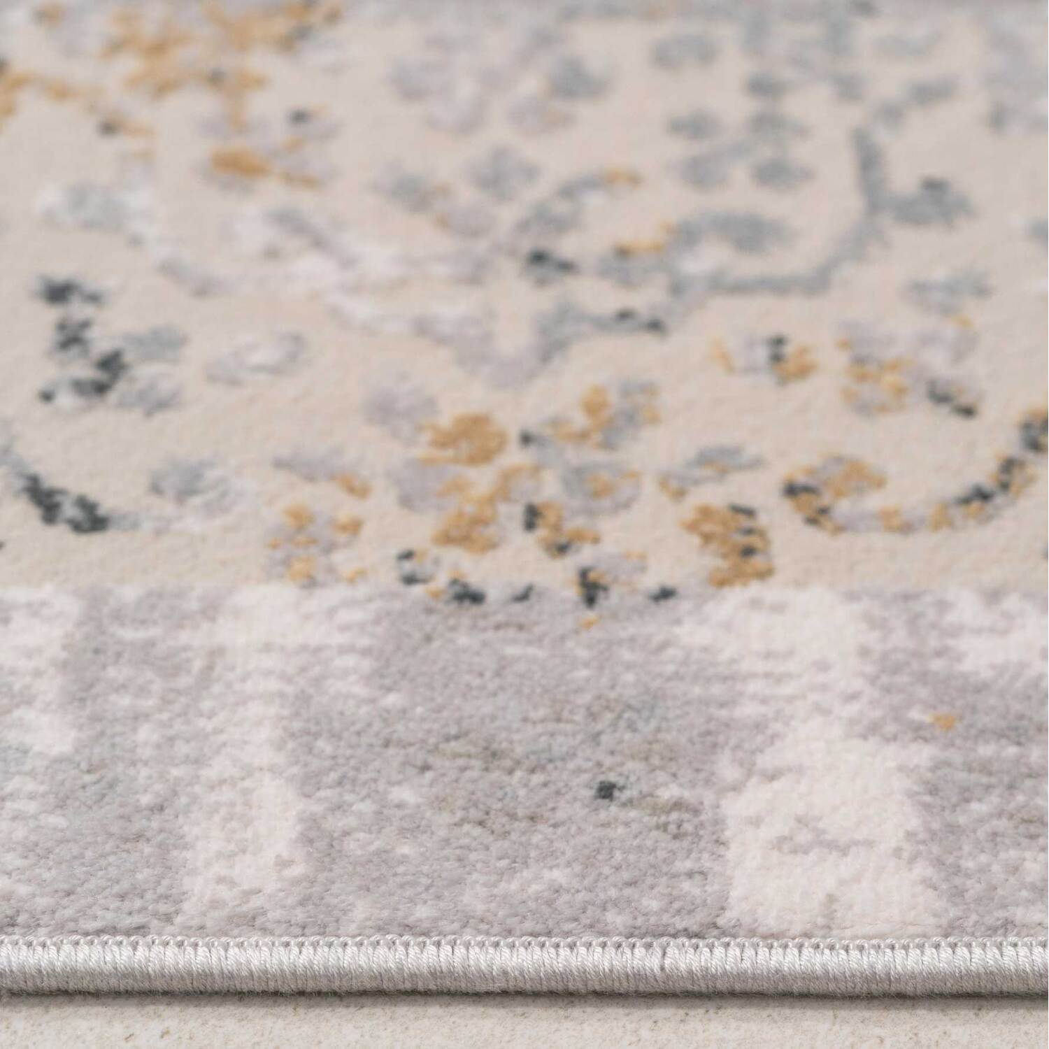 Metallic Traditional Medallion Living Area Rug