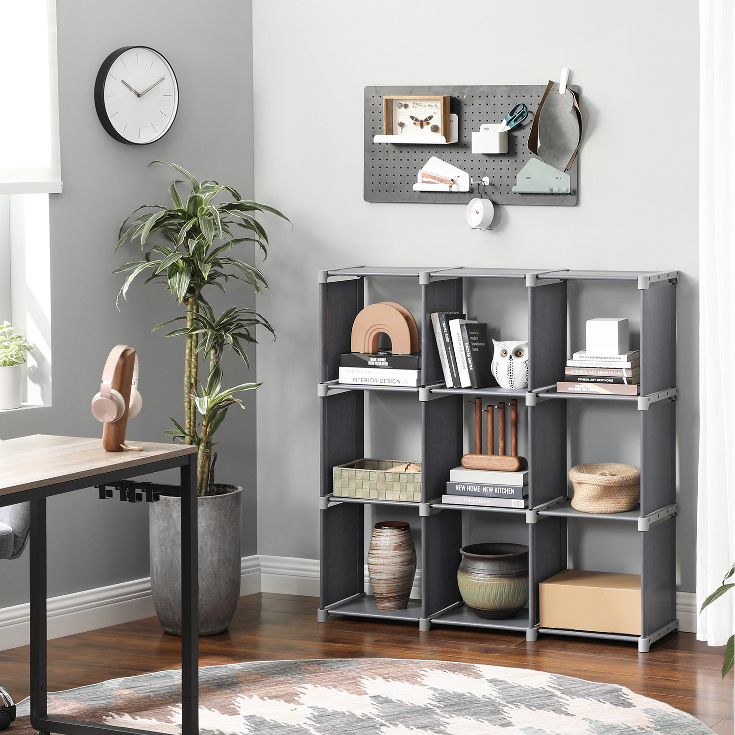 9-Cube Storage Shelf with Rubber Mallet