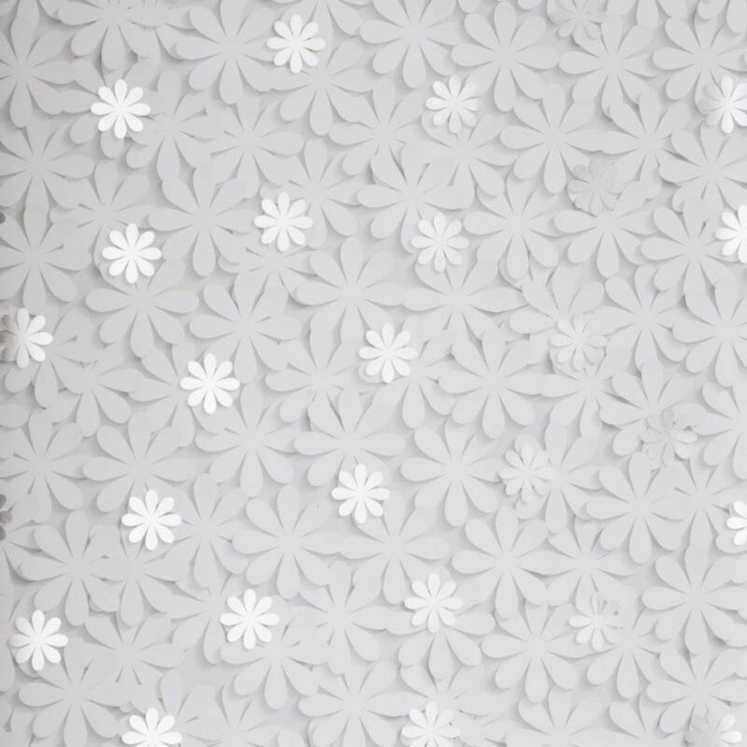 White And Silver 3D Effect Daisy Flower Floral Wallpaper Smooth Finish