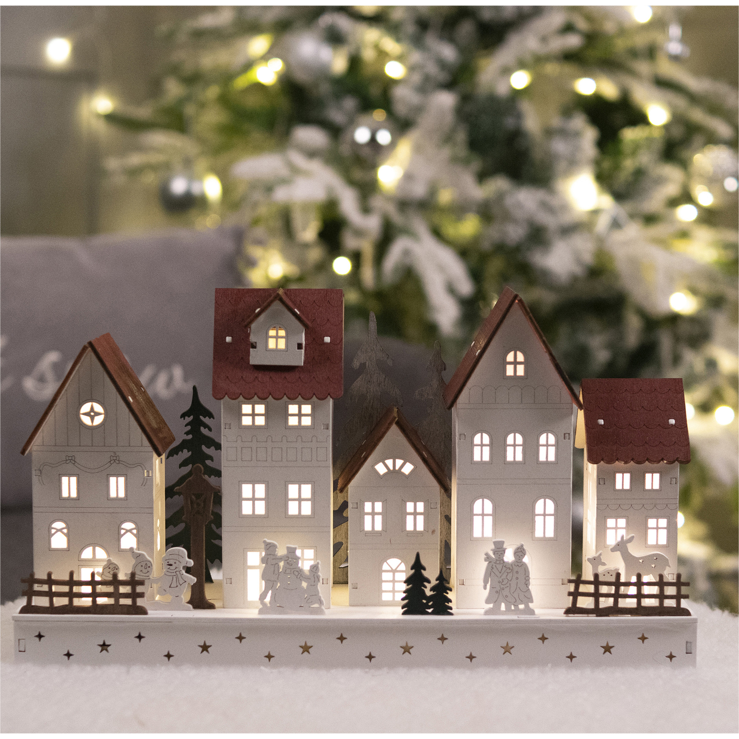 Flat Wooden Whitered Christmas Scenery 5 House