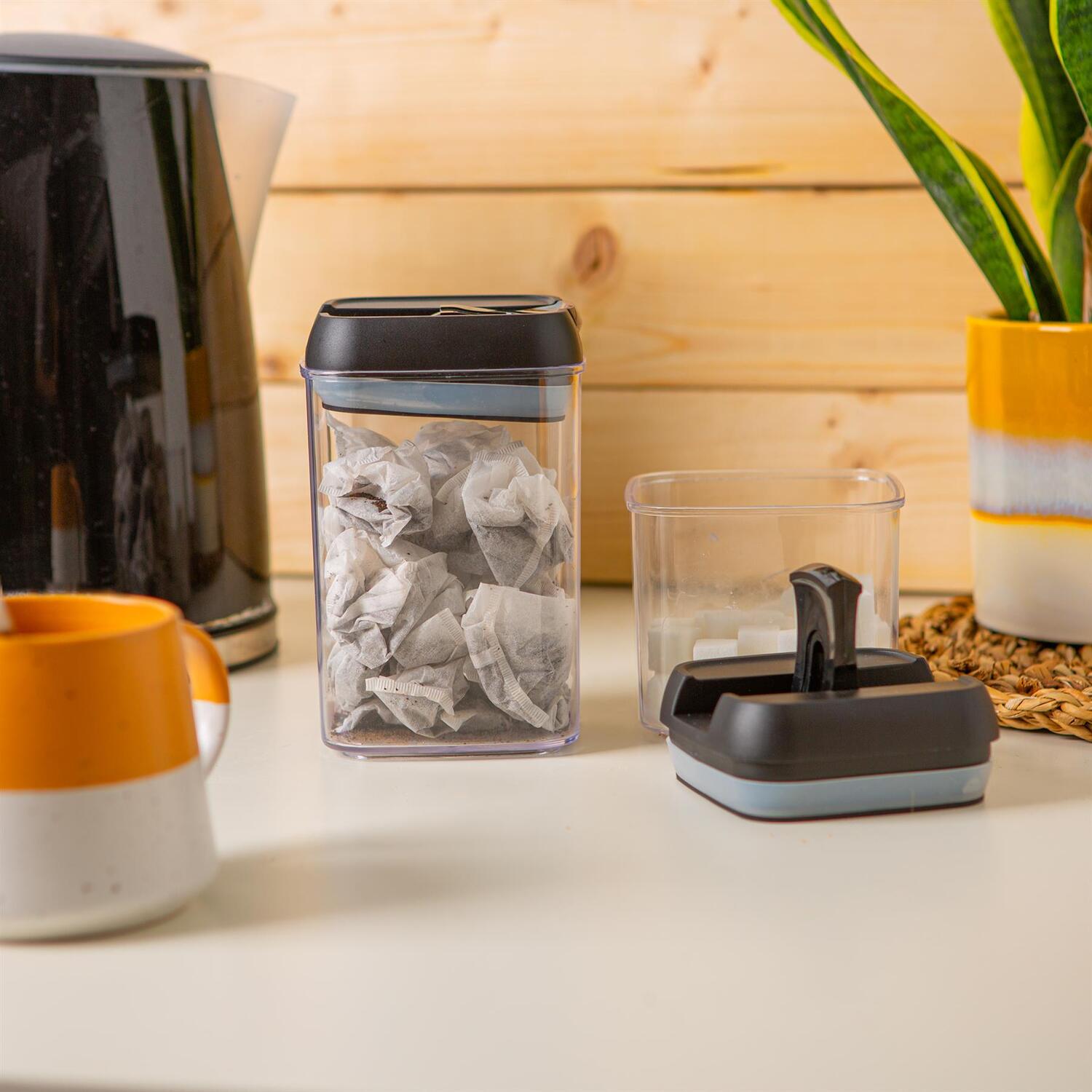 5 Piece Flip Lock Plastic Food Storage Containers Set