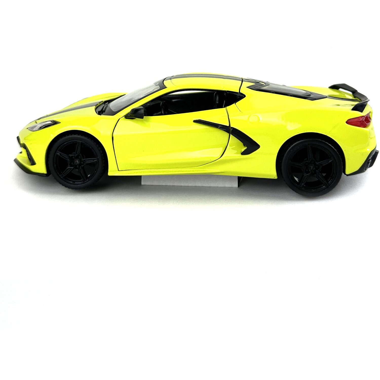 2020 Chevrolet Corvette Stingray Coupe Z51 Diecast Model