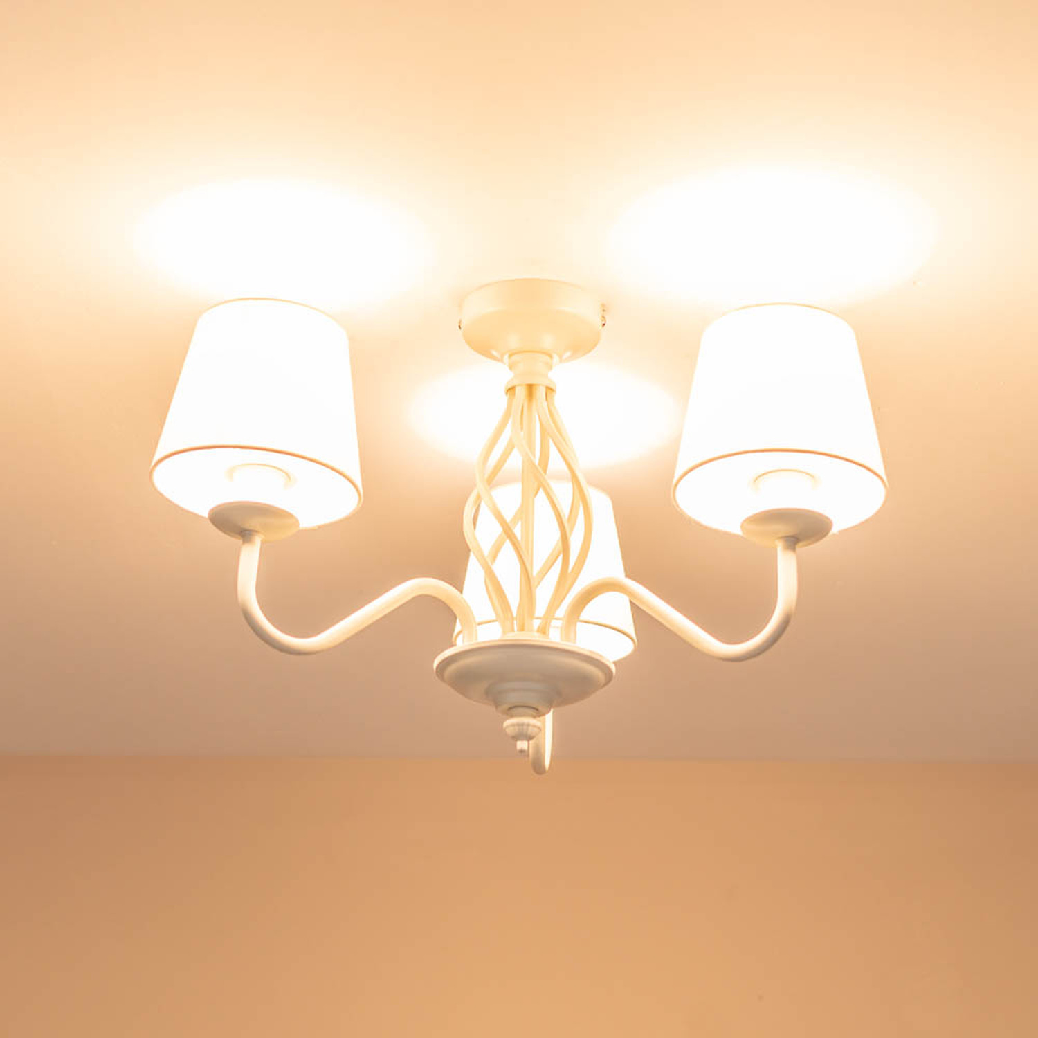 Memphis Traditional Cream 3 Way Ceiling Light