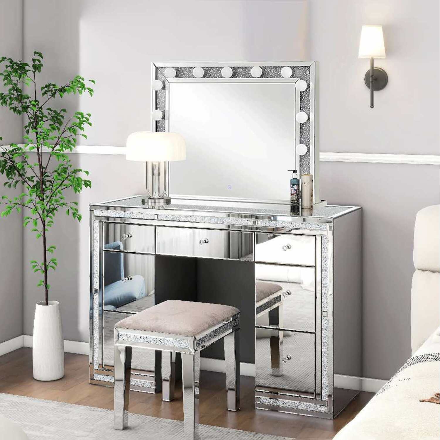 Mirrored Diamond Crush Mirrored Dressing Table With Led Lights and Stool