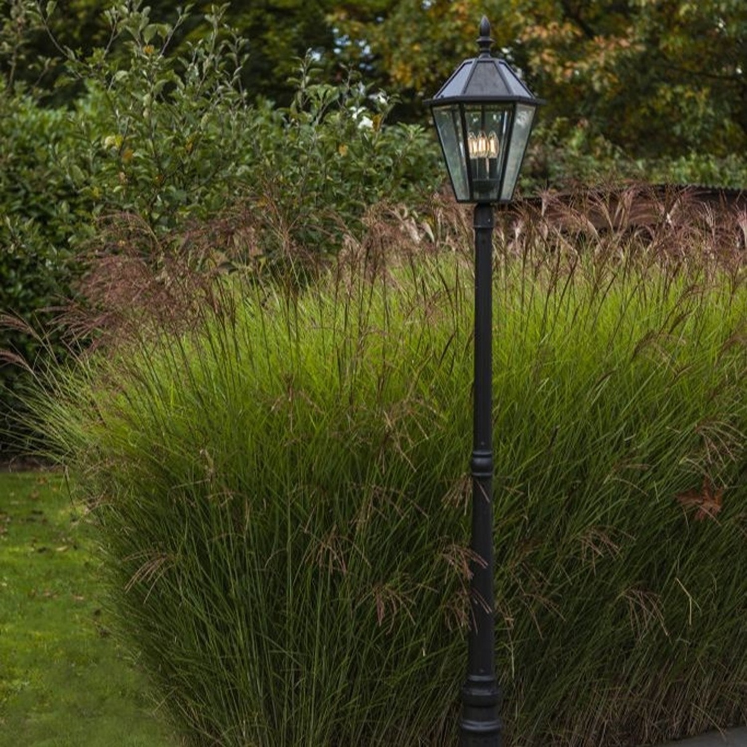 LONDON 2.3 Metre Extra Tall Victorian Style LED Solar Post Light