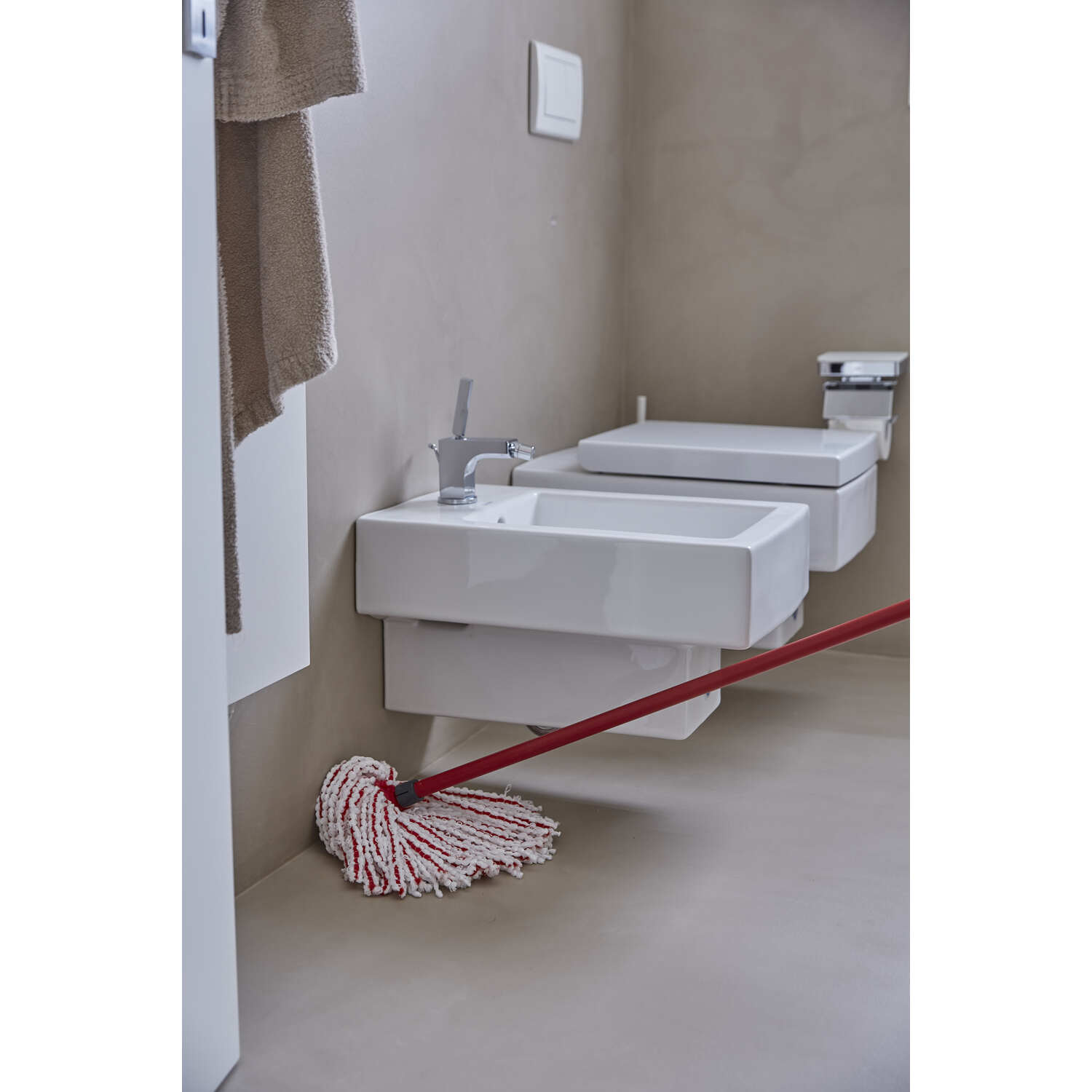 Vileda SuperMocio Microfibre and Power Mop