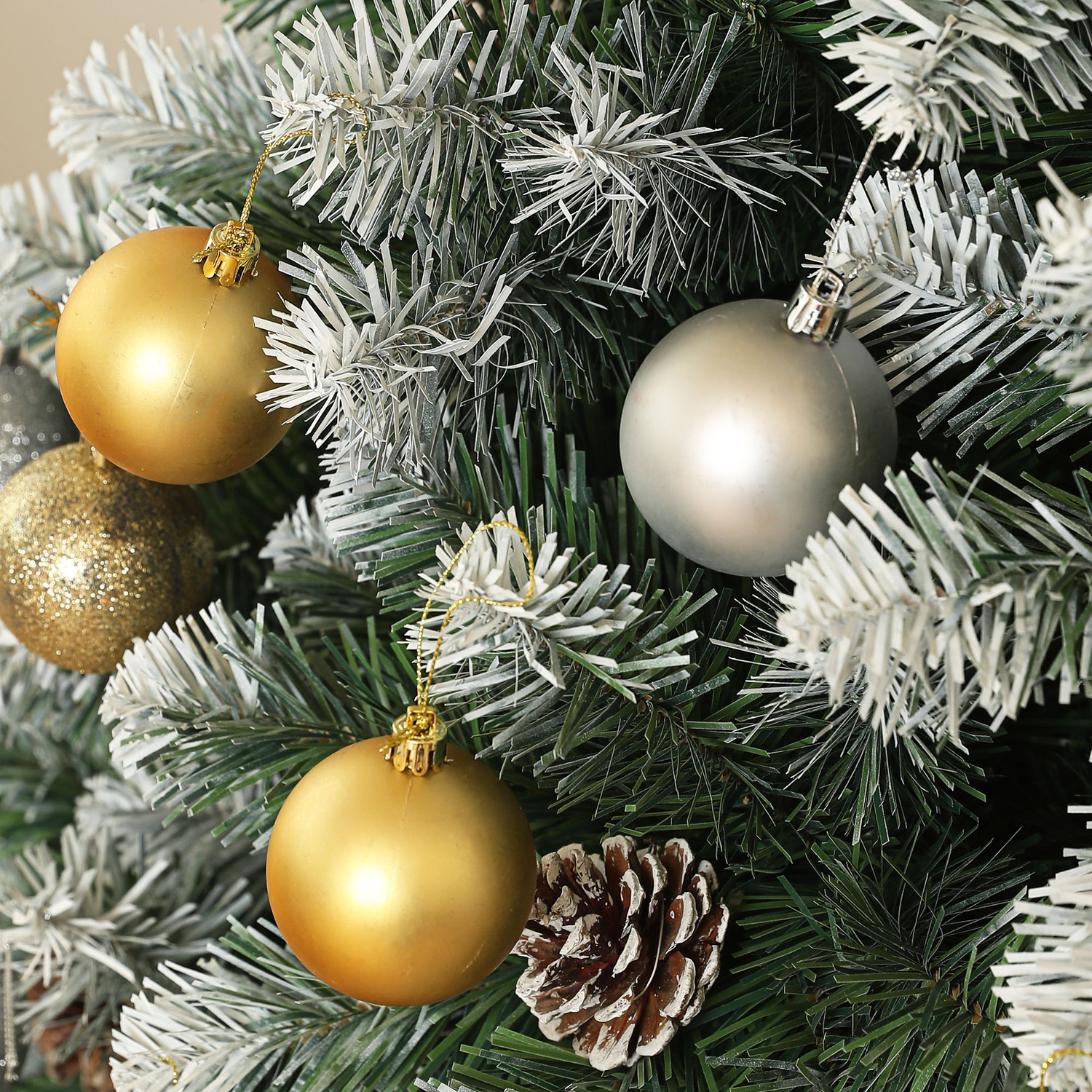 HOMCOM Artificial Pine Christmas Tree w Pinecones and Branches
