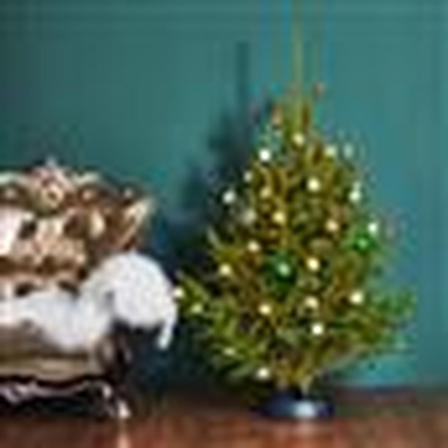 Easy Clamp Foot Pedal Christmas Tree Stand - Large 2.7m