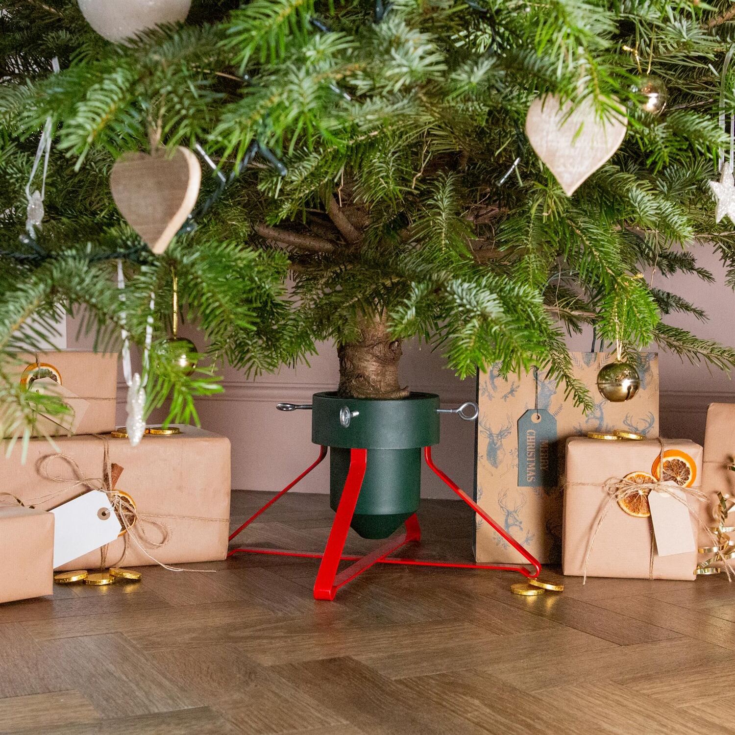 Harbour Housewares Classic Real Christmas Tree Stand - 3in