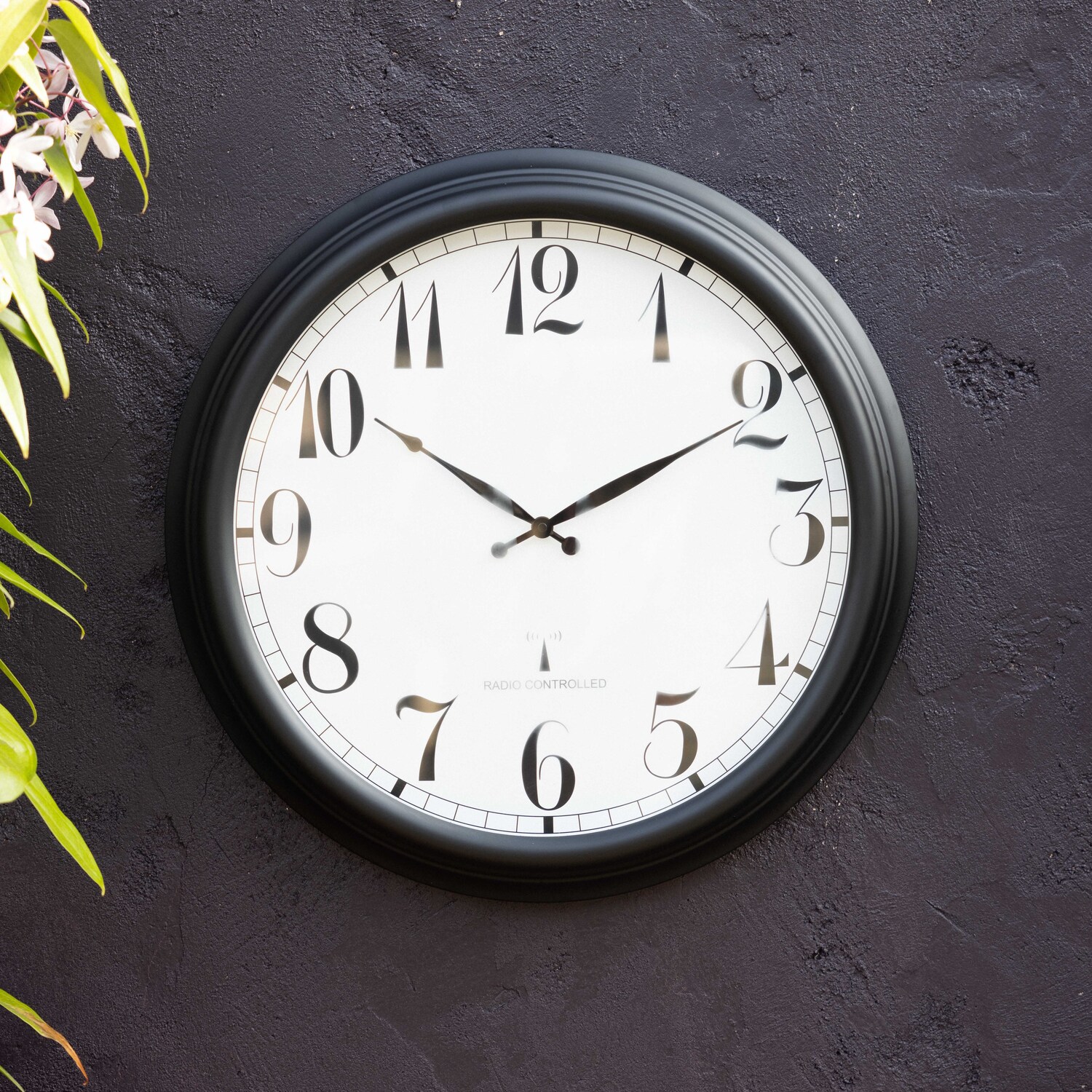 Outdoor Garden Wall Clock Perfect Time Radio Controlled 57cm Diameter