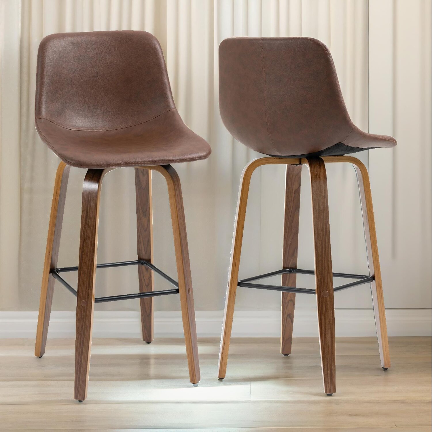Set of 2 Bar Stools With Wooden Legs